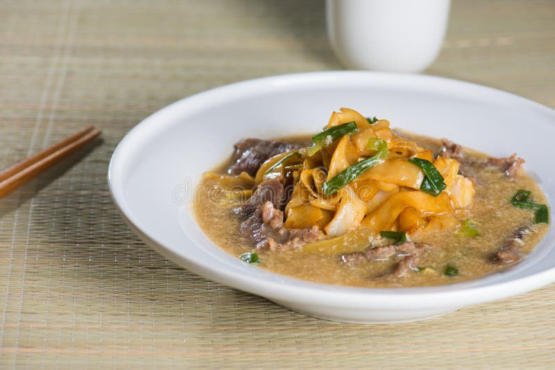 Wat Tan Hor, Popular Cantonese Fried Noodle Stock Image - Image of beef ...