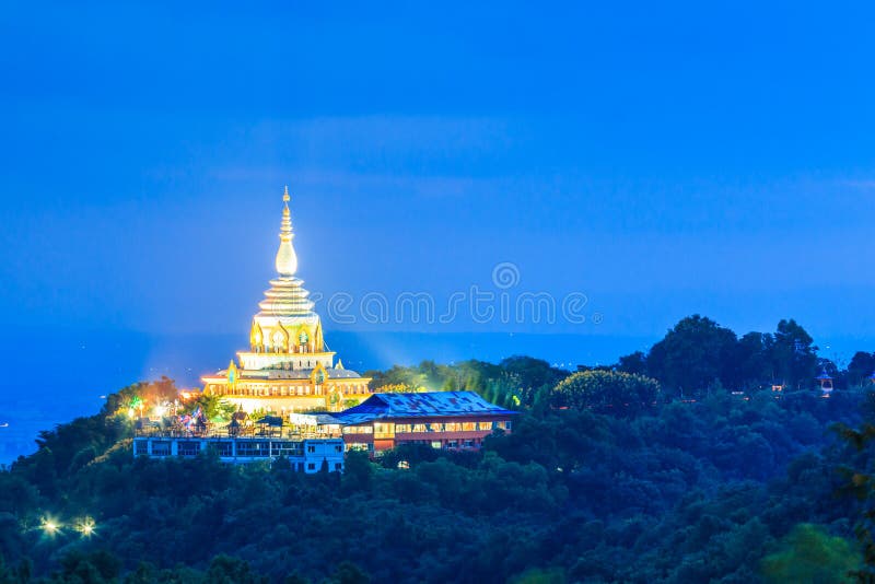 Wat Thaton in the sunset stock image. Image of bangkok - 52083923