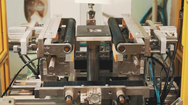 Innovative Semi-automatic Laminating Machine Transforming Rectangular ...