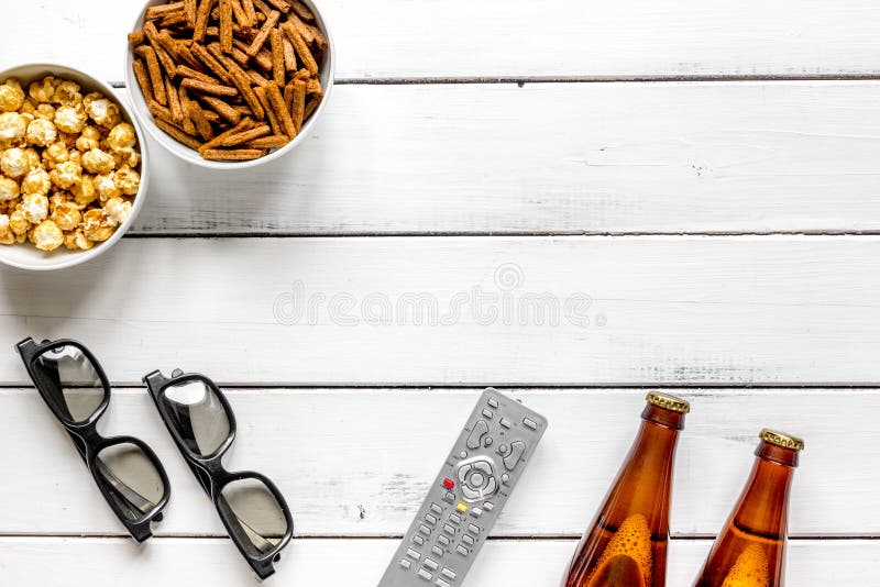 438 Man Beer Chips Watching Tv Stock Photos - Free & Royalty-Free Stock ...
