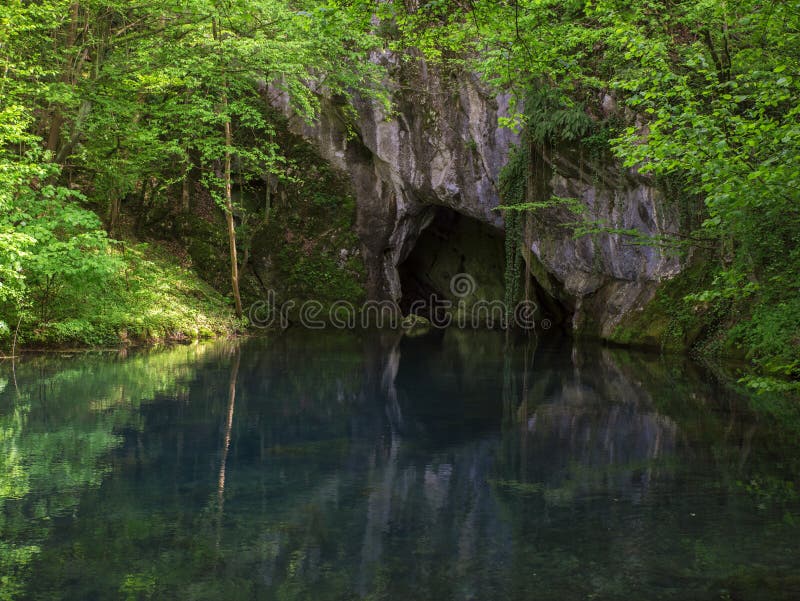 Water cave entrance stock photo. Image of cove, nature - 11133508