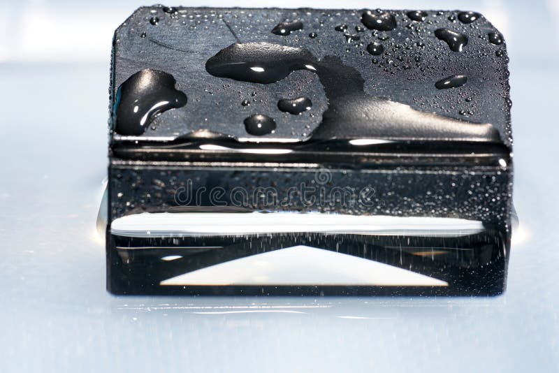 Water Drops with High-speed Flashes and Automatic Drip Photographed in ...