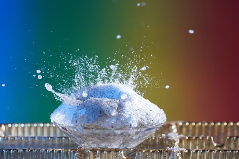 Water Drops with High-speed Flashes and Automatic Drip Photographed in ...