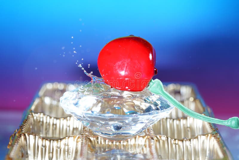 Water Drops with High-speed Flashes and Automatic Drip Photographed in ...