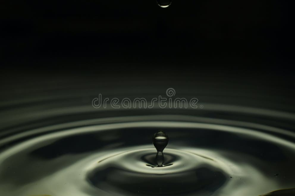 Water Falling Dripplets 066 Stock Photo - Image of dripplets, darkness ...