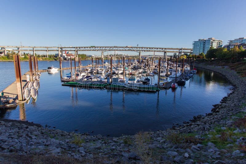 Water Front View in Downtown Portland, Oregon Editorial Image - Image ...