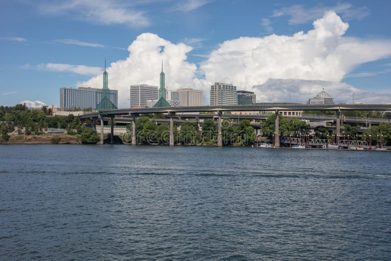 Water Front View in Downtown Portland, Oregon Editorial Stock Photo ...