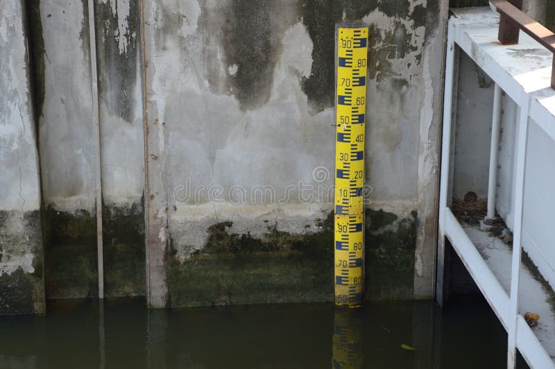 Water level staff gauge stock image. Image of measure - 81755575