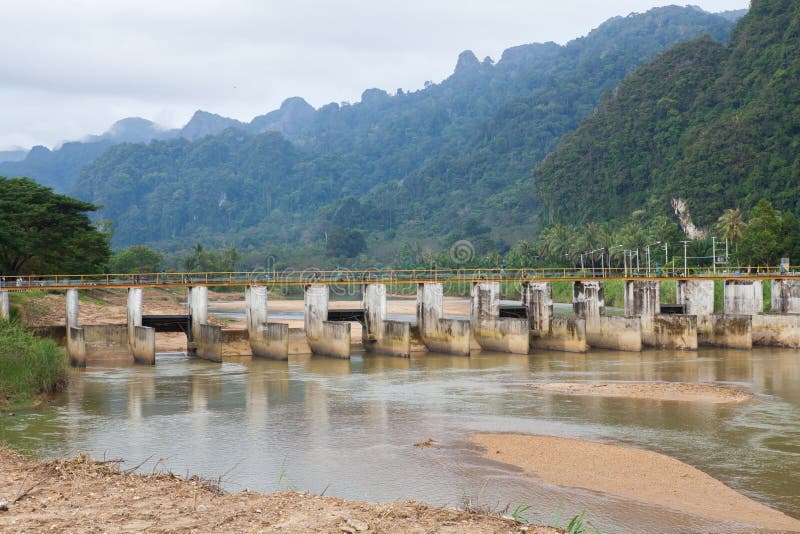 Water lift gate,small dam. stock image. Image of sluice - 224386935