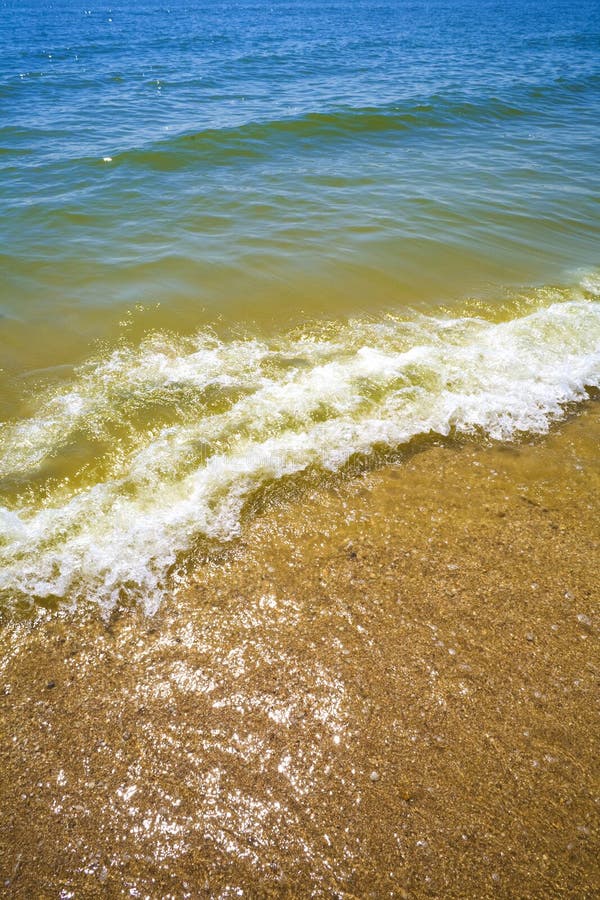 Water op het strand stock afbeelding. Image of sereen - 3085919