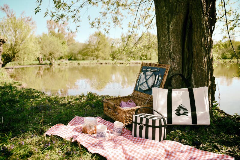 Water, Picnic, Tree, Recreation Picture. Image: 136624972