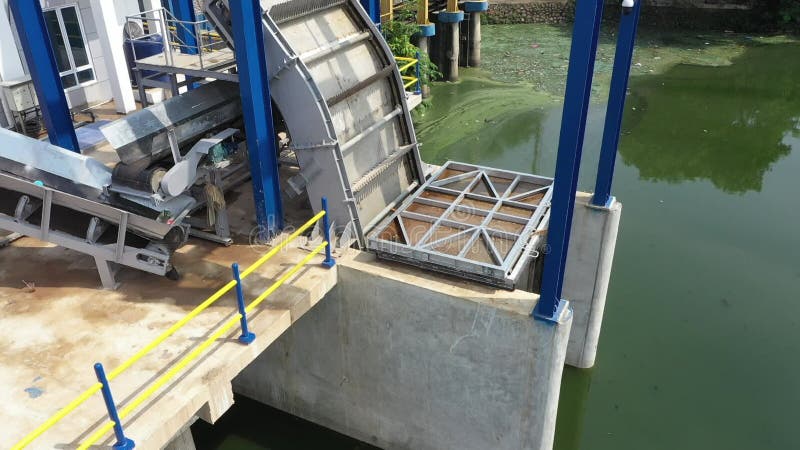 Water Polder Machine that Delivers Water Flow from Low To High Stock ...