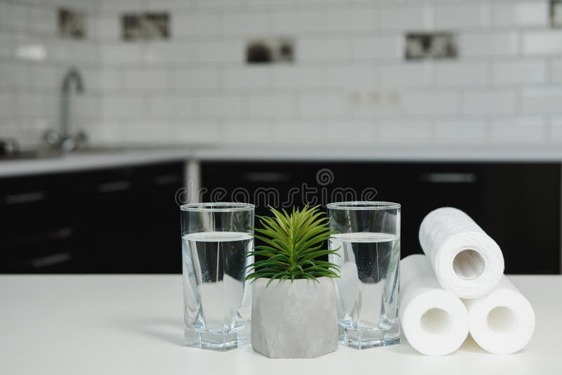 Water Purifier Cartridge and Clean Water. Home Water Purifier System ...