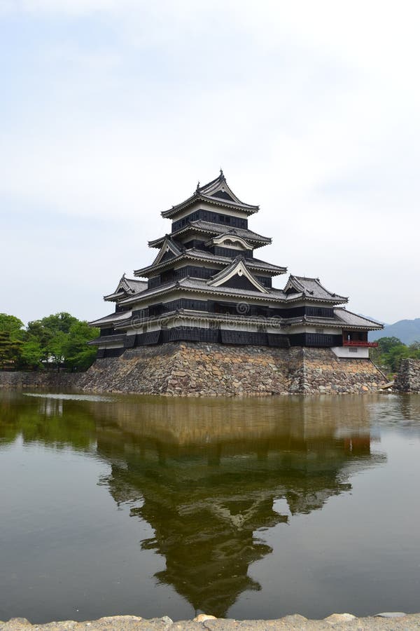 Water Reflecting the Castle Stock Image - Image of castle, japan: 25010489