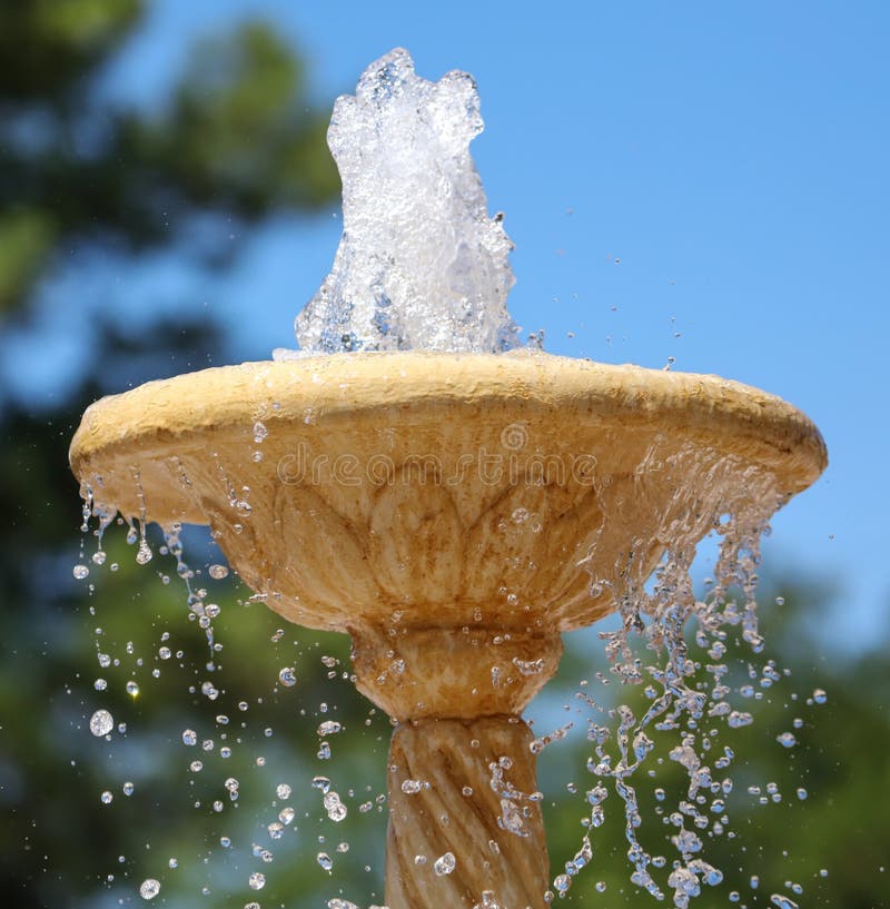 Water Splashes in a Fountain Stock Photo - Image of abstract, spray ...