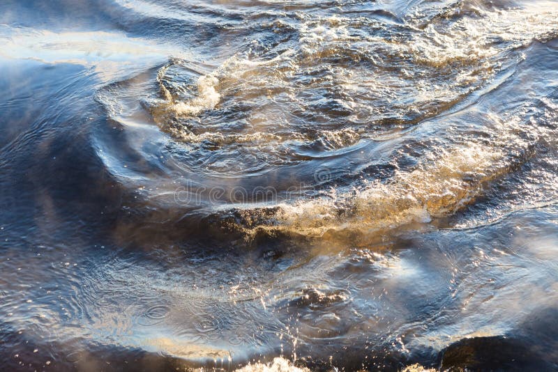 Waterdamp Op Oppervlakte Van Koud Water Stock Foto - Image of koude ...