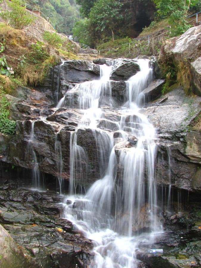 Waterfall in himalayas stock image. Image of unwind, rocks - 70259343