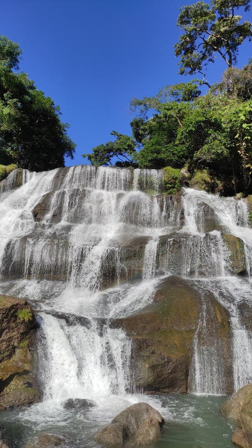 Waterfall in Maros stock image. Image of formation, plant - 262039555