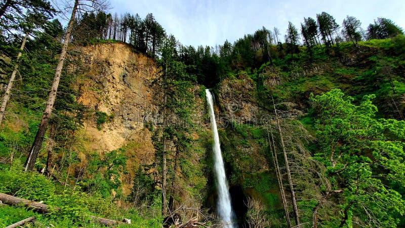 Waterfall oregon trail stock image. Image of rock, terrain - 226348571