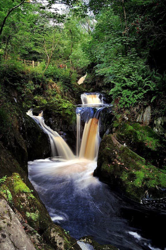 Waterfalls stock image. Image of autumn, ingleton, stone - 35248557