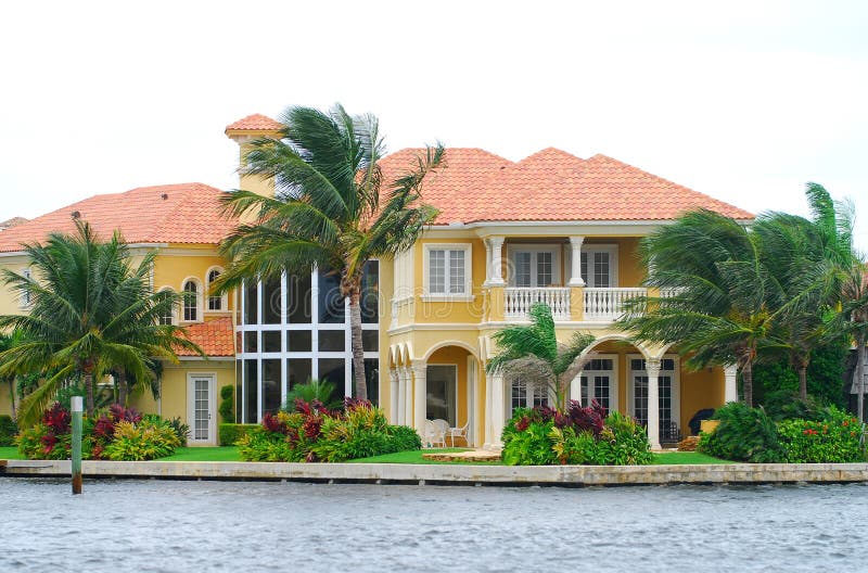 Mansion in Tampa Florida stock image. Image of neighborhood - 32244287