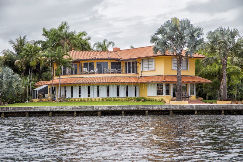 Waterfront real estate editorial photography. Image of coast - 73777147