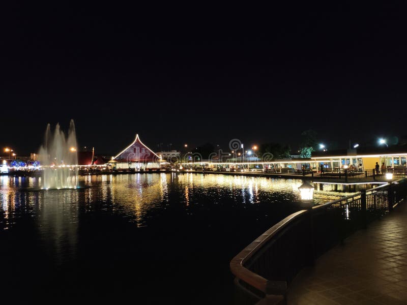 Waterfront Restaurant at Night. View from the Pointe Waterfront Dining ...