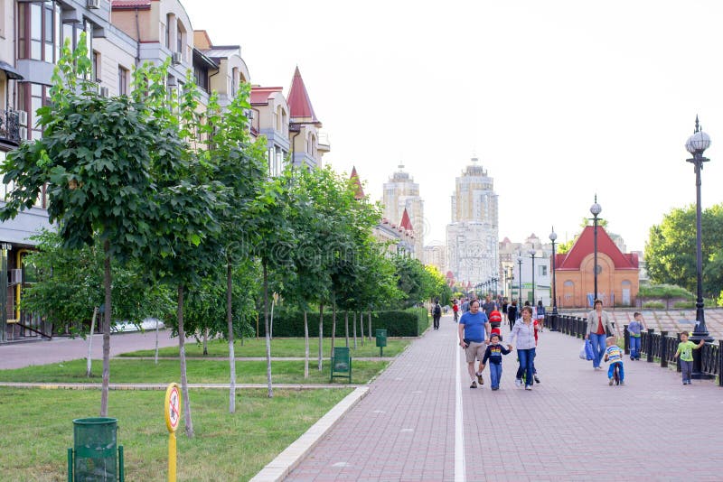 On the Waterfront Street in Kiev Editorial Image - Image of places ...