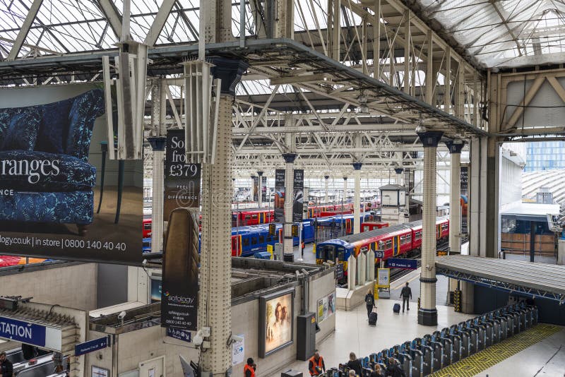 Waterloo Train Station,London,England Editorial Stock Photo - Image of ...