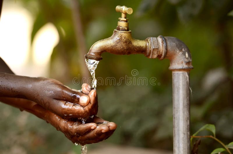 Waterschaarste - Schone Waterprojecten Voor Afrika Stock Foto - Image ...