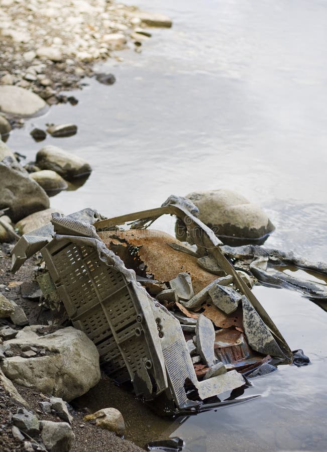 Watervervuiling stock foto. Image of erodeer, meer, eroding - 31754224