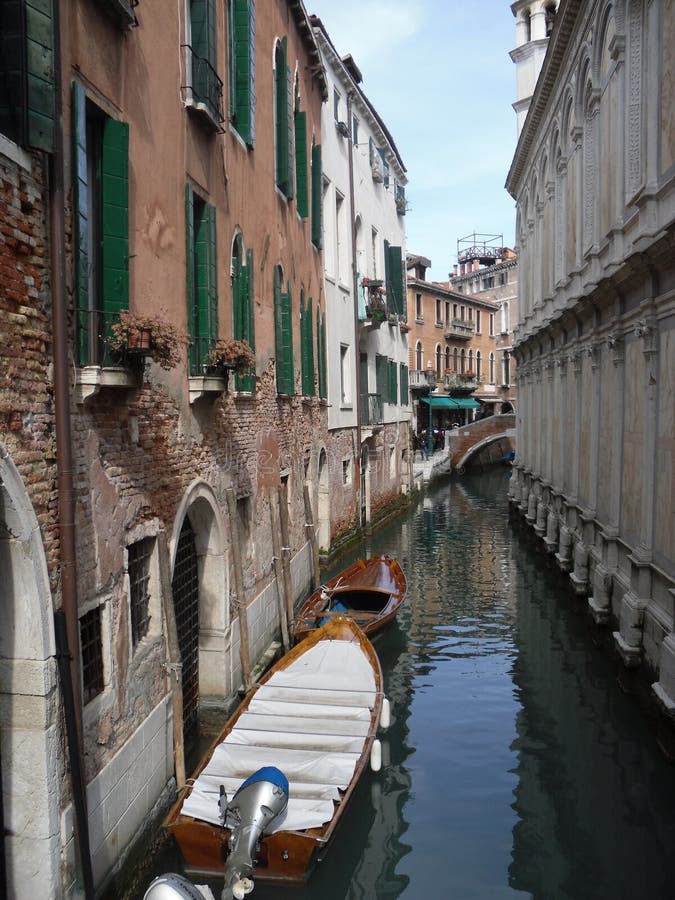 Waterways and Routes in Venice Editorial Image - Image of mobile ...
