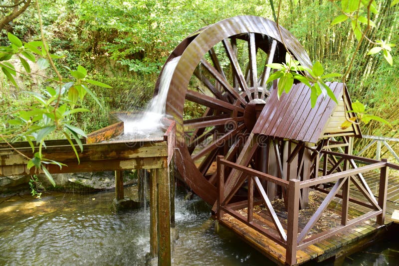 Waterwheel stock photo. Image of outdoors, snow, scenery - 26582300