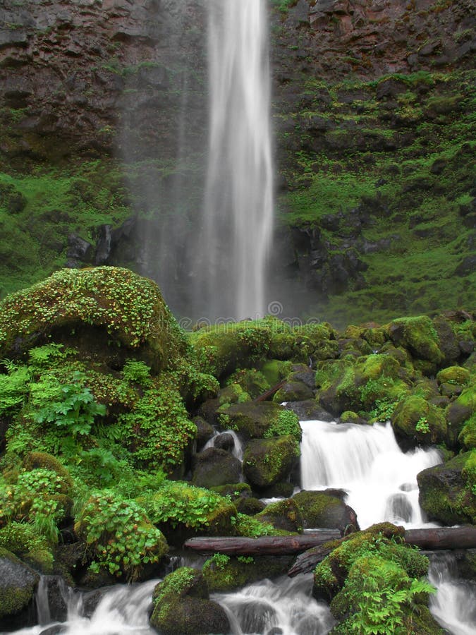 Cascade River Flow With Fall Foliage Stock Image - Image of waterfall ...