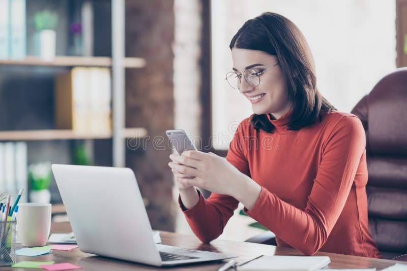 Watvideo Read Employee Side-view Careless Short-haired Pullover Stock ...