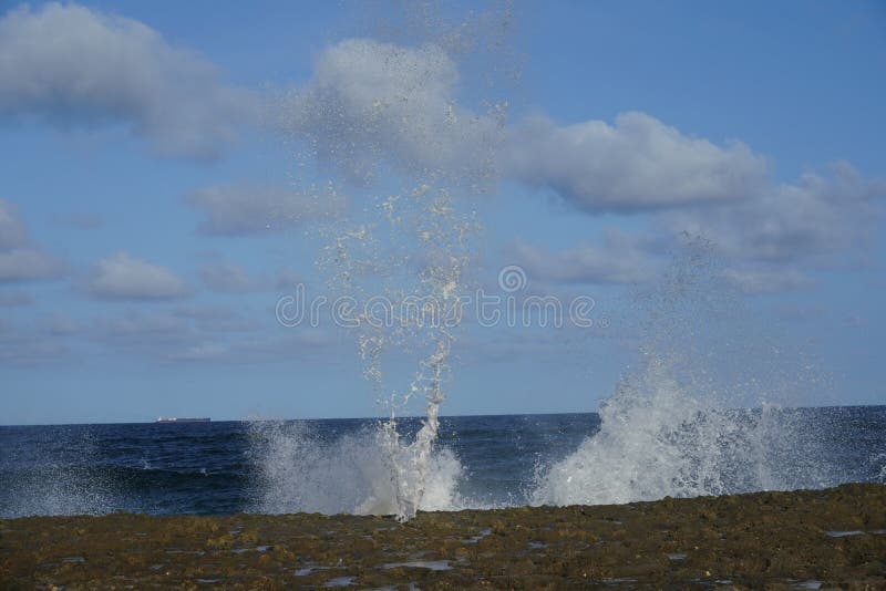 Wave at Florida`s Atlantic Beach Stock Image - Image of ripple, blue ...