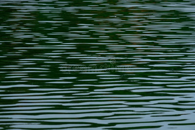 "Wave on the Green Lake, Pattern Hintergrund I Stockbild - Bild von ...
