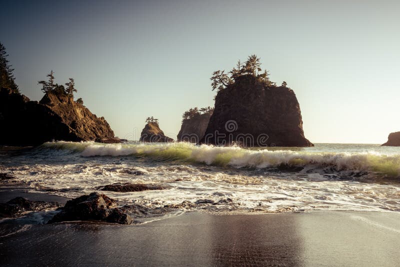 Waves and Rock Formation at Secret Beach Stock Image - Image of ocean ...