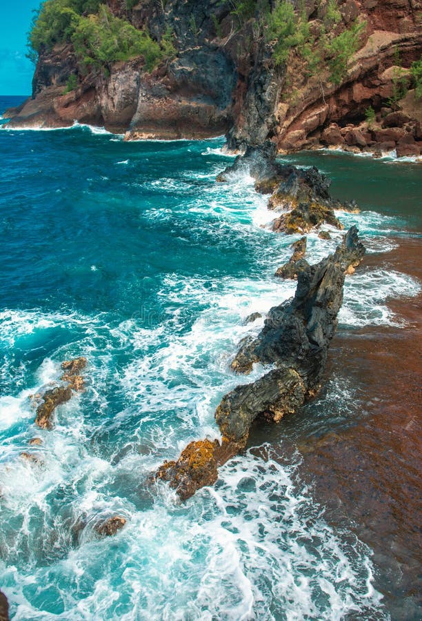 Waves on a Rocky Beach. Tropical Paradise Deep Turquoise Rocky Seascape ...