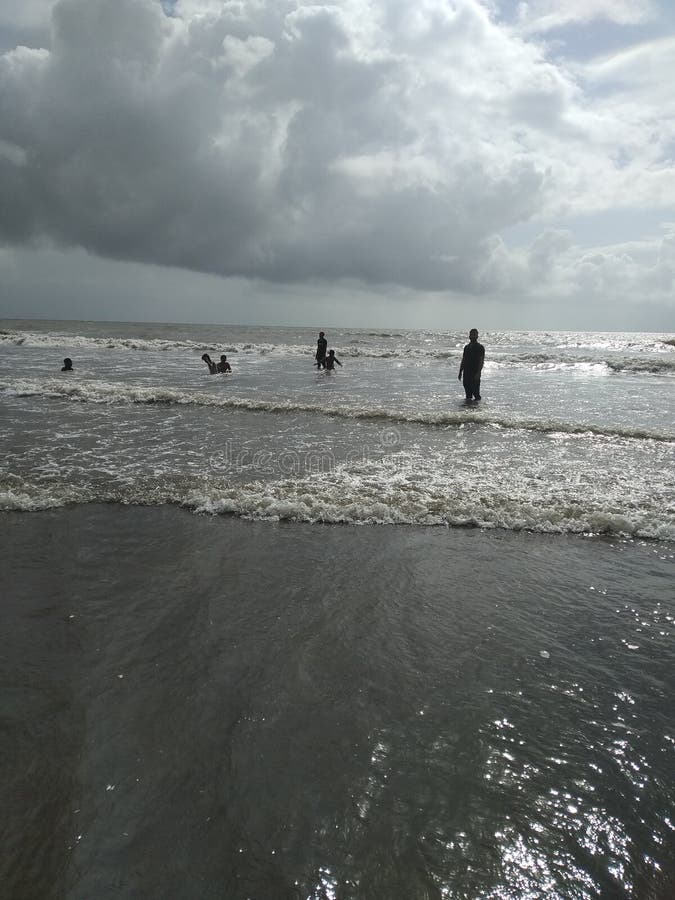 Waves View at Juhu Beach Mumbai Editorial Photography - Image of juhu ...