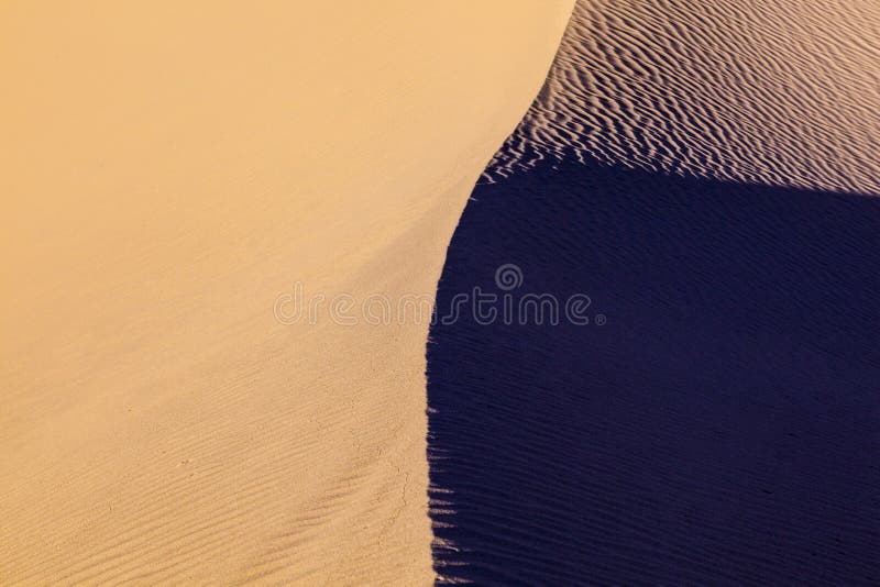 Wavy Pattern in Desert Sand Stock Image - Image of sahara, dune: 48732869