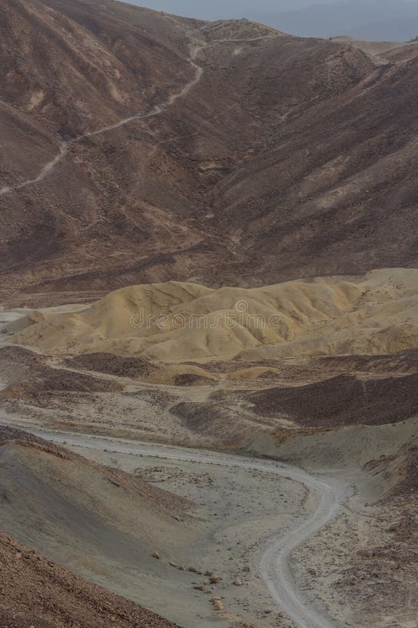 Way to nowhere stock image. Image of view, desert, road - 45816473
