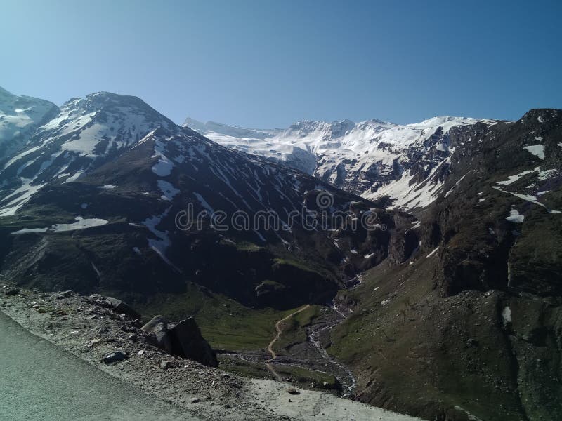 Way to rohtang pass stock photo. Image of snow, pass - 122728094