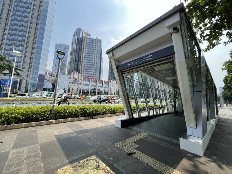 Way to the station editorial photo. Image of exit, city - 262334046