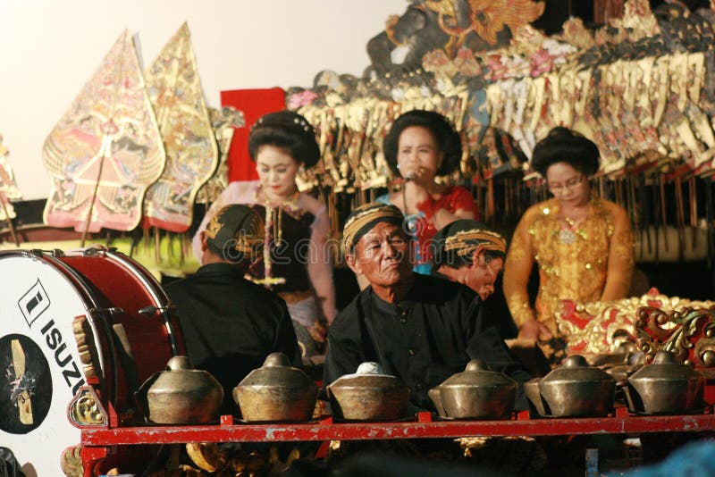 Wayang Kulit Shadow Puppet Show and Ludruk Editorial Image - Image of ...