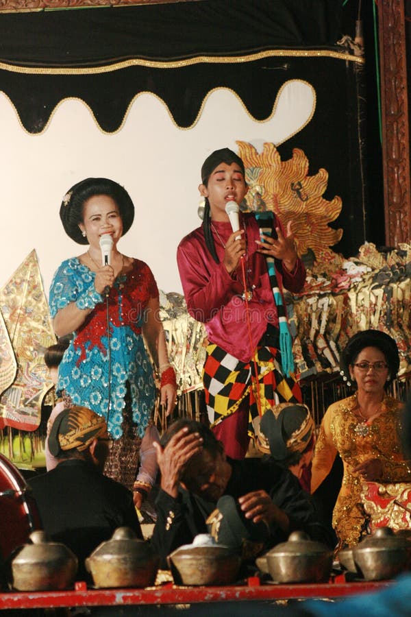 Wayang Kulit Shadow Puppet Show and Ludruk Editorial Image - Image of ...