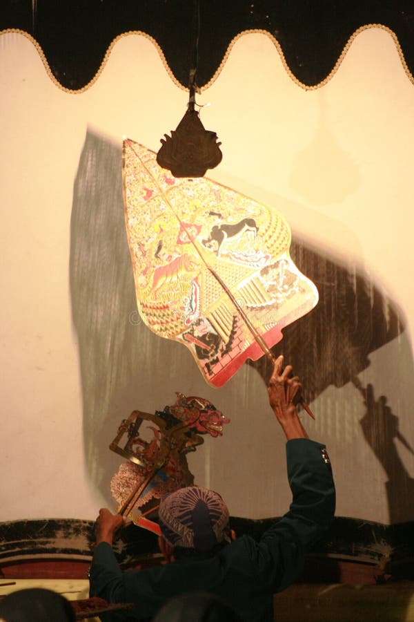 Wayang Kulit Shadow Puppet Show and Ludruk Editorial Photography ...