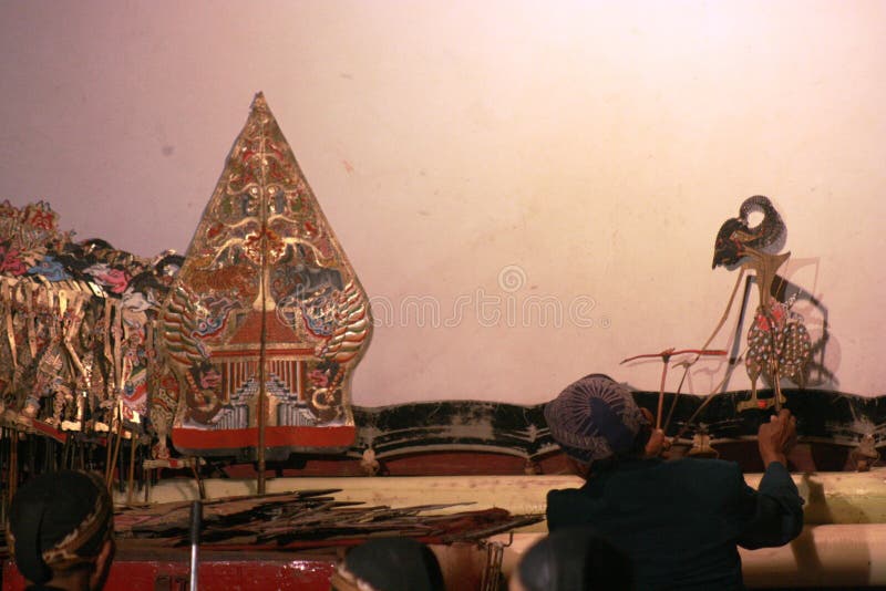 Wayang Kulit Shadow Puppet Show and Ludruk Editorial Photo - Image of ...