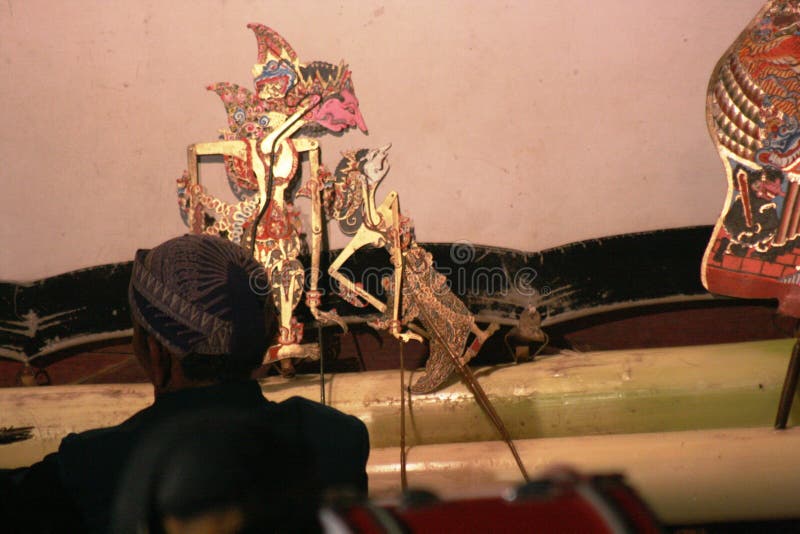 Wayang Kulit Shadow Puppet Show and Ludruk Editorial Photography ...