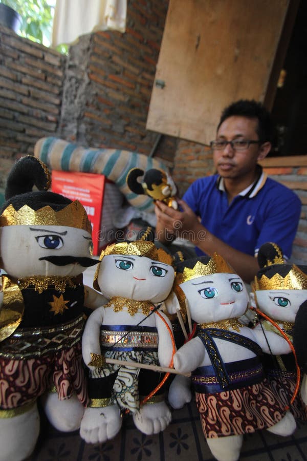 Wayang Puppet Craft editorial stock image. Image of materials - 75912329